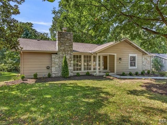 807 Garonne Dr, Manchester, MO 63021