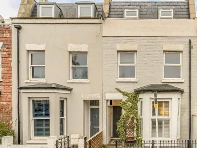 807 Garratt Lane, London, SW17 0NW, United Kingdom | 3 bed apartment for rent #140227881 | Rentberry