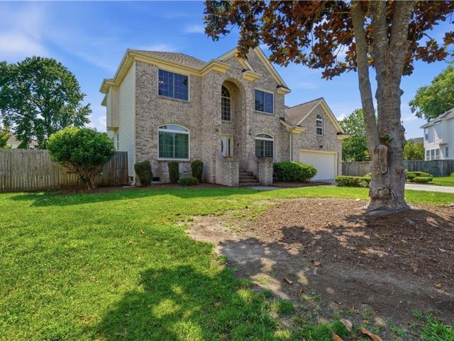 807 Gresham WAY