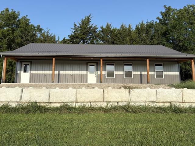 807 E 1150 Rd, Baldwin City, KS 66006