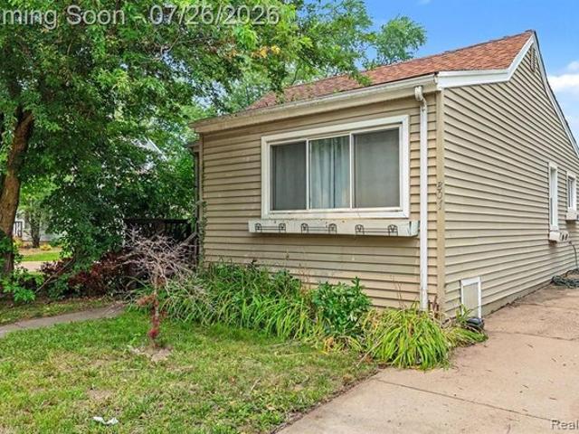 807 E 14 Mile Rd, Birmingham, MI 48009