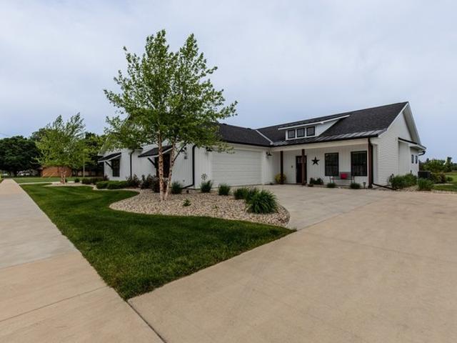 807 E Thompson St, Princeton, IL 61356