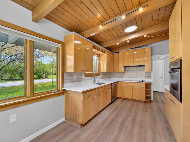 807 E Wahner Pl
