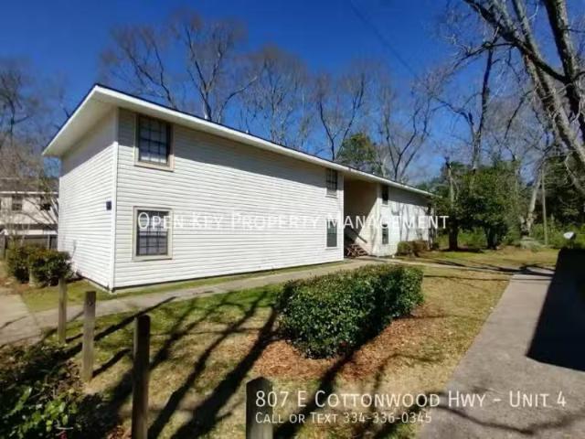 807 E Cottonwood Rd #4, Dothan, AL 36301