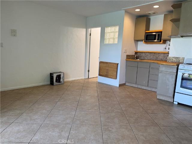 807 E Cottonwood Road 6