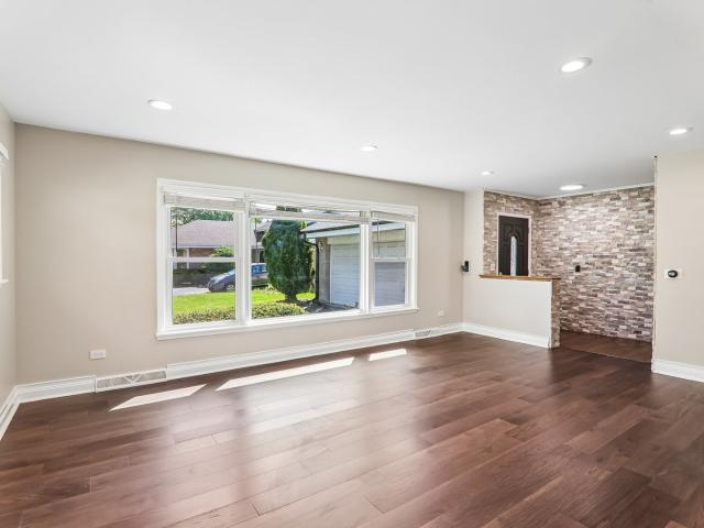 807 E Golfview Drive
