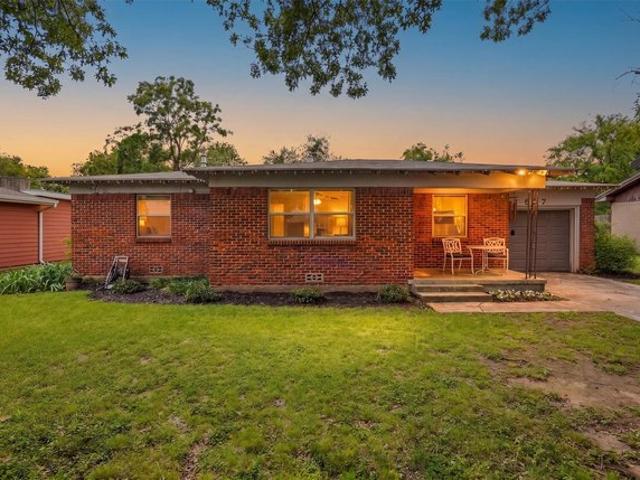 807 Elizabeth Blvd, Granbury, TX 76048