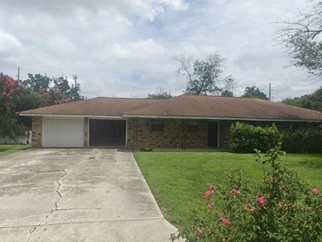 807 Elizabeth, Seguin, TX 78155