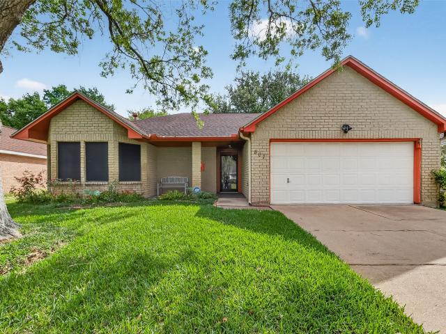 807 Forest Oaks Lane