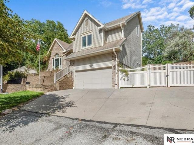 807 Forestview Cir, Bellevue, NE 68005