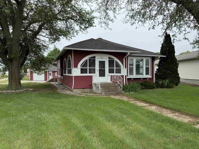 807 Kellogg St, Bertrand, NE 68927