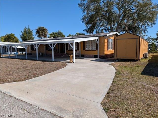 807 Hollyberry Ct, North Fort Myers, FL 33917