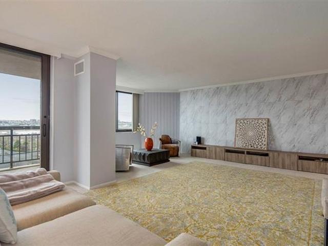 807 Harmon Cove Tower # 807
