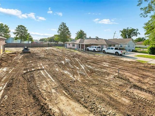 807 Oriole St, Metairie, LA 70003 | MLS #2555 | Compass