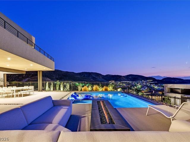 807 Magnum Cliff Court
