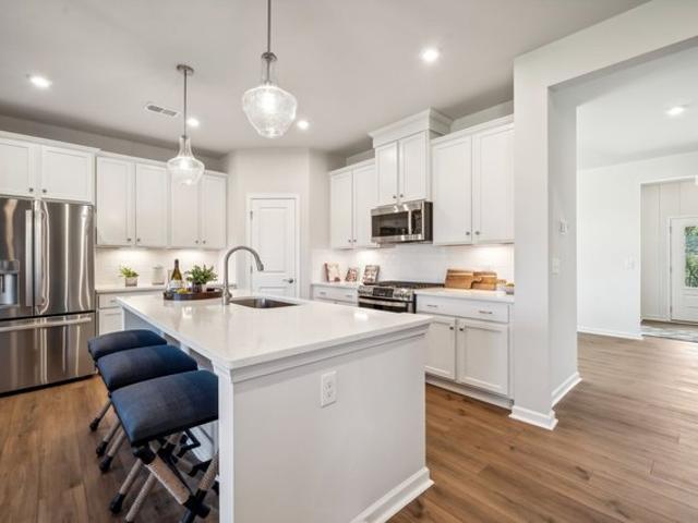 807 Marin Rd, Wellford, SC 29385
