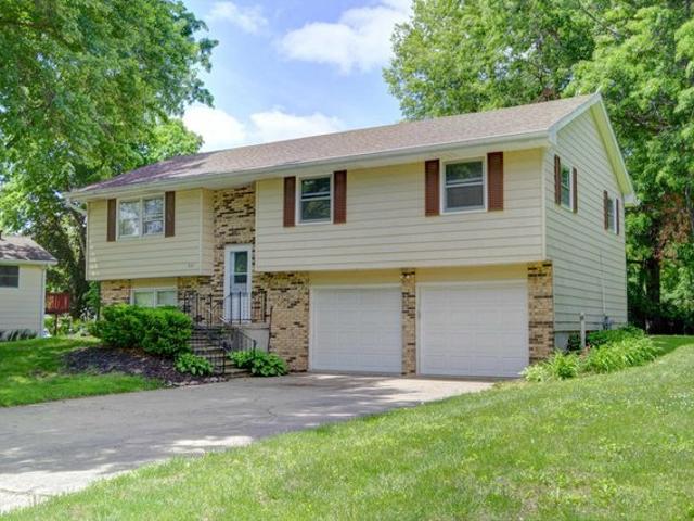807 Meadow Dr, Macomb, IL 61455
