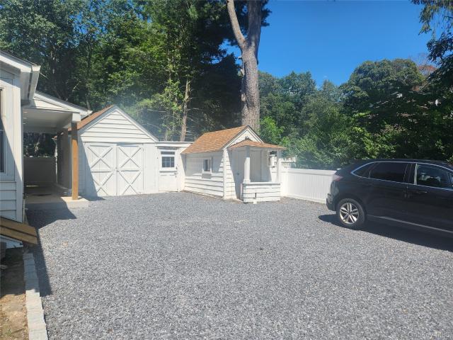 807 Meadow Road