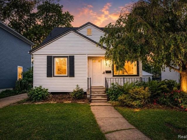 807 N Vermont Ave, Royal Oak, MI 48067