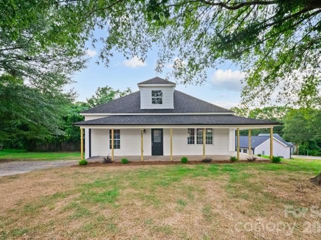 807 N Walnut St, Kannapolis, NC 28081