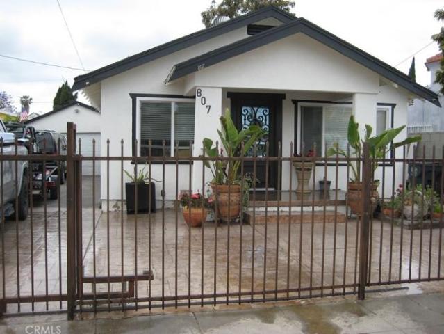 807 N Pearl Ave, Compton, CA 90221