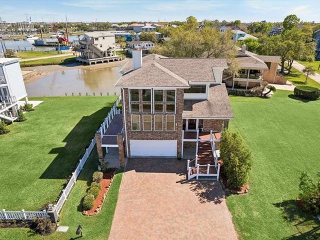 807 N Shore Dr, Kemah, TX 77565