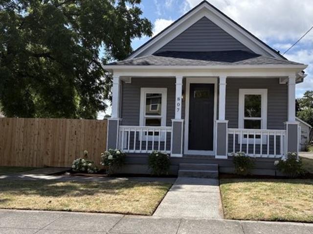 807 NE 74th Ave, Portland, OR 97213