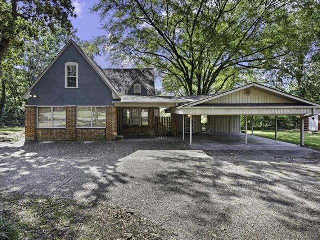 807 S Bridge St, Morrilton, AR 72110