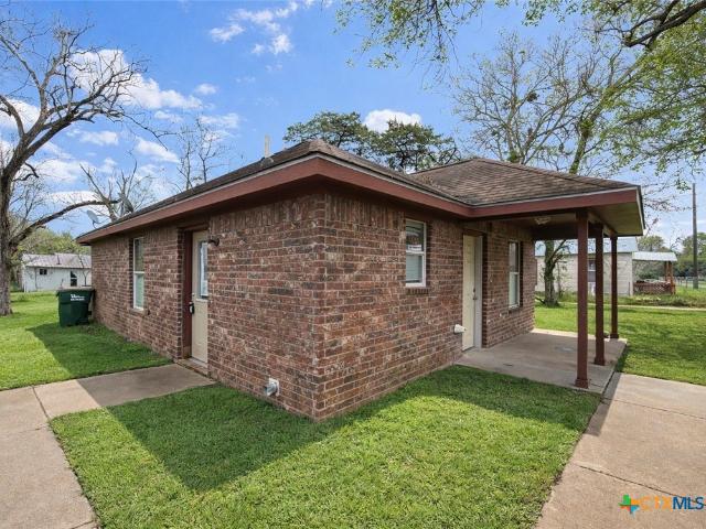807 S Promenade St, Hallettsville, TX 77964 | MLS #606670