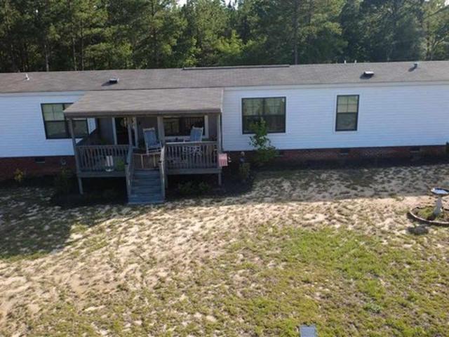 807 Saddlebrook Rd, Cheraw, SC 29520