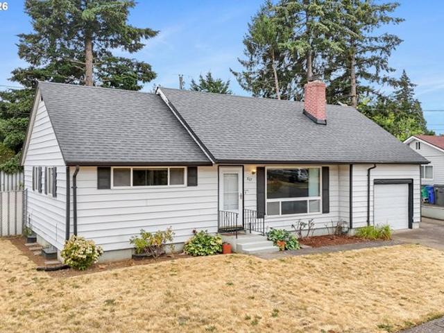 807 SE 169th Dr, Portland, OR 97233