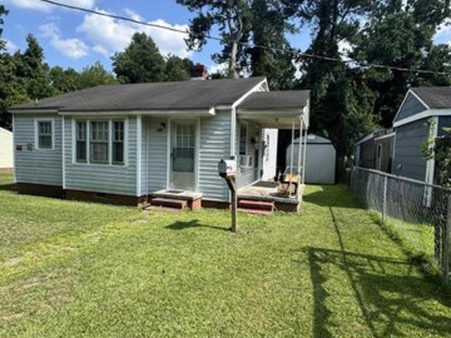 807 Stadiem Dr, Kinston, NC 28501