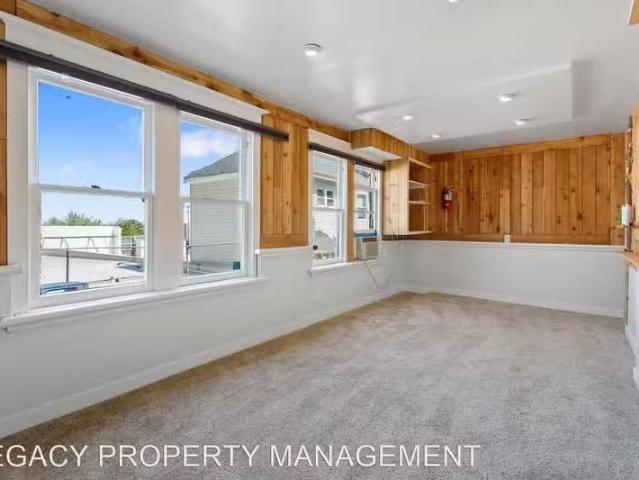 807 SW Green Ave 2308 2326 SW Osage Street