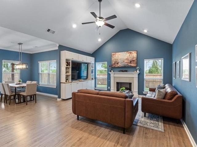807 Peridot St, Lowell, AR 72745