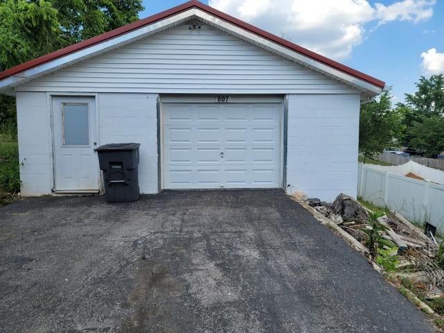 807 Red Rd