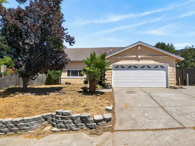807 Reef Point Dr, Rodeo, CA 94572