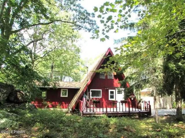807 RIMROCK CT, LORDS VALLEY, PA 18428 Single Family Residence.