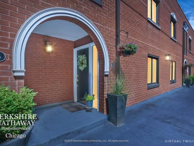 807 W Wolfram St Apt 6, Chicago, IL 60657