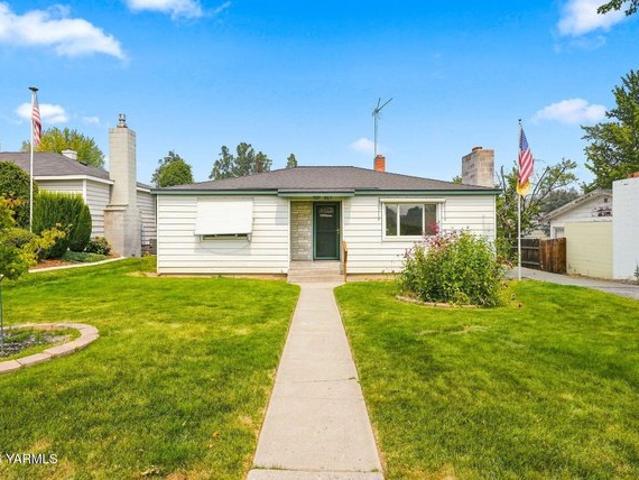 807 W Home Ave, Selah, WA 98942