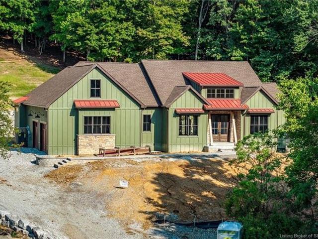 807 Wooded Ridge Dr, New Albany, IN 47150
