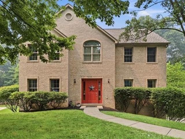 807 Wyngold Dr, Pittsburgh, PA 15237