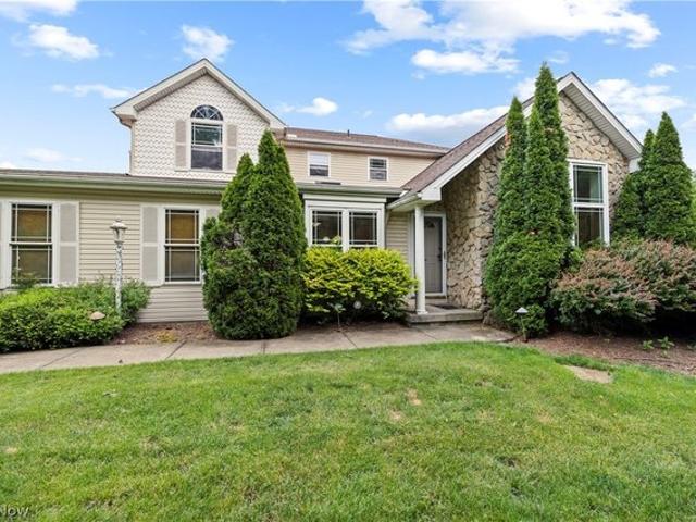 807 Timberlake Trail Dr, Brunswick, OH 44212