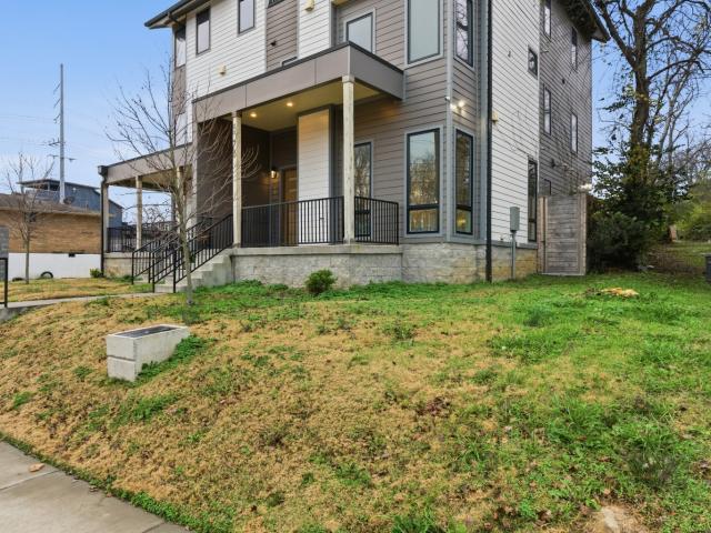 807B 32nd Ave N