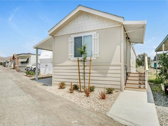 8086 Mission Blvd Spc 17, Jurupa Valley, CA 92509