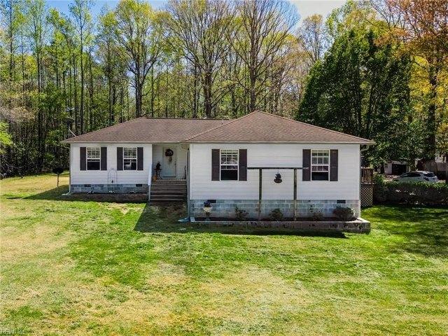 8086 Beaver Pond Rd, Gloucester, VA 23061