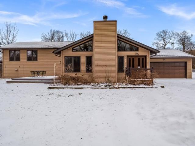 8087 Auburn Rd, Winnebago, IL 61088