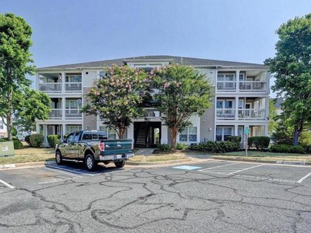 8087 Lacy Dr Apt 203, Manassas, VA 20109