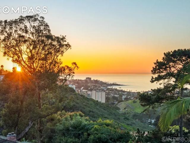8080 La Jolla Scenic Dr N, La Jolla, CA