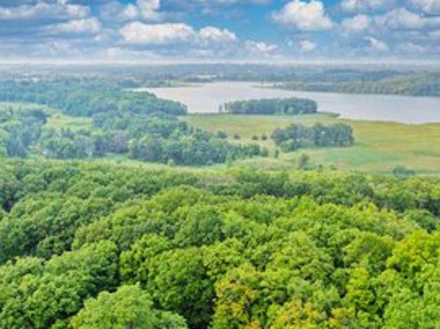 8080 Parley Lake Rd, Waconia, MN 55387