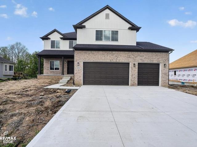 8080 Peninsula Cir, Grand Blanc, MI 48439